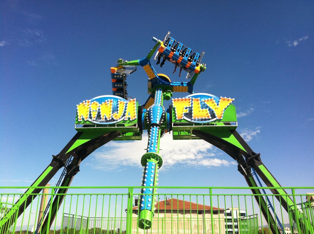 Mini Loop Fighter - The Ninja Fly - Technical Park - Amusement Rides ...